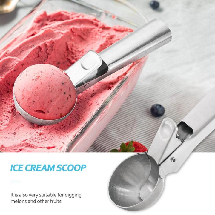 Ice cream scoop with antifreeze in the handle store