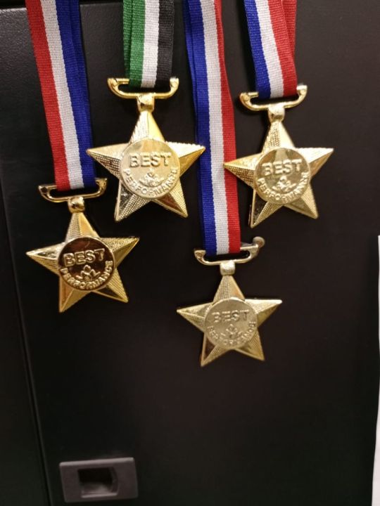 Pack of 4 Medal - Sports Reward -Plastic Medal with 2 Color Strip ...