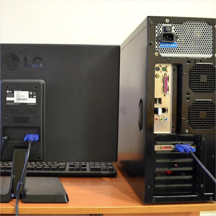 5M Computer Monitor VGA to VGA Cable with HDB15 Male to HDB15 Male ...