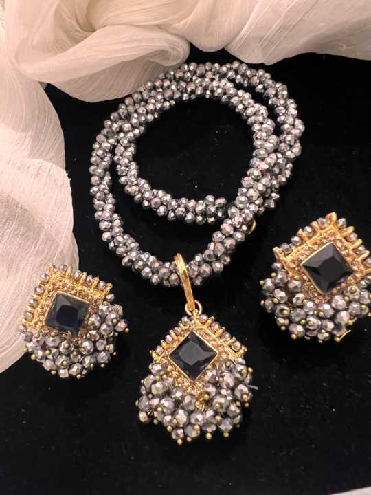 Pearl Mala with Stud Earrings Crystal Moti Necklace And Earing so ...