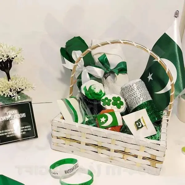 Proudly Pakistani Hamper – 7-in-1 Azadi Celebration Gift Box with ...
