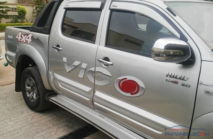 4 pcsHILUX VIGO 2005-2012SIDE BODY STICKER(THAILAND )GOLDEN AND SILVER ...