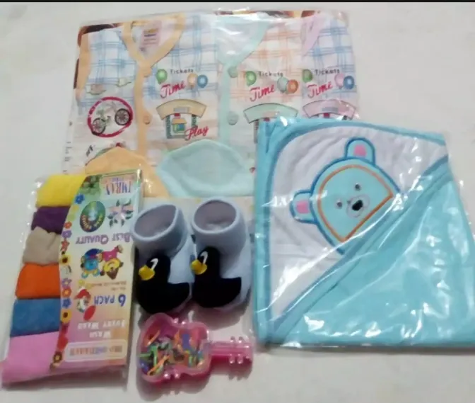 Born Baby Clothing Set - 0 to 3 months size - Random color and design ...