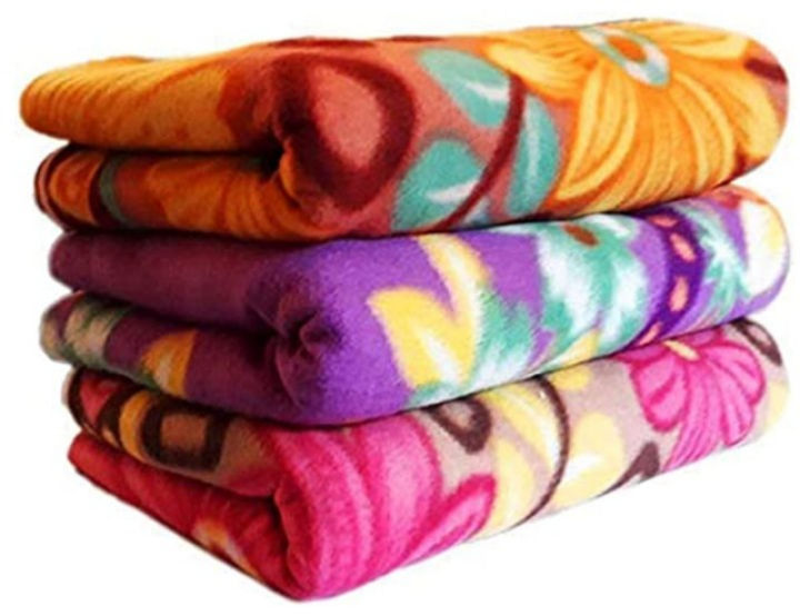 Single Bed Fleece AC Blanket, Winter Kambal, Multi-Color and Design ...
