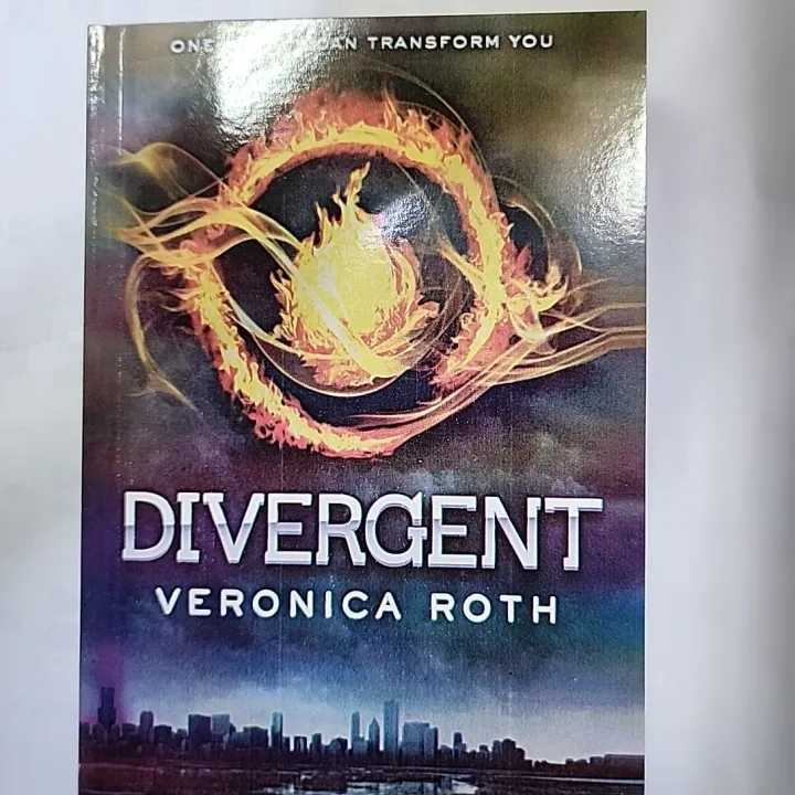 Divergent by veronica Roth | Daraz.pk