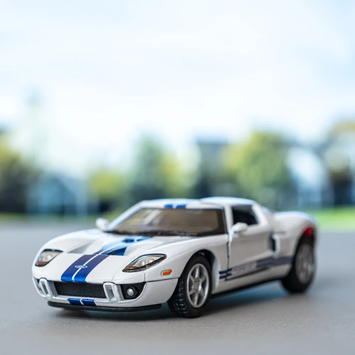 Kinsmart 2006 Ford GT Diecast Model 1/36 scale - 5 inches | Daraz.pk