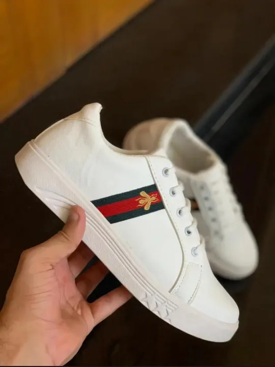 "Men’s White Fashion Sneakers – Casual & Comfortable" | Daraz.pk