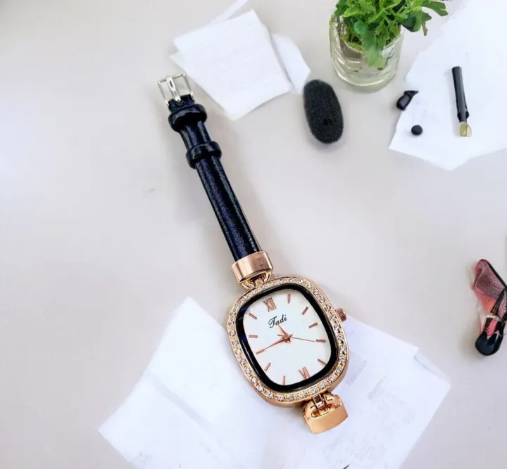 Oval Dial leather strap watch The Oval Dial Leather Strap Watch is a ...