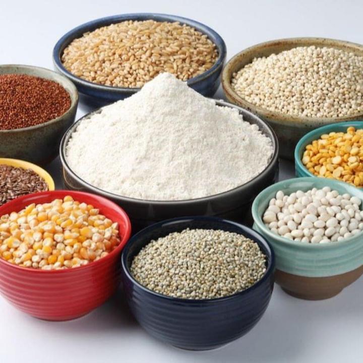 MULTIGRAIN DIET ATTA 1KG with Flour, Black chana , Jau, Wheat, Corn ...