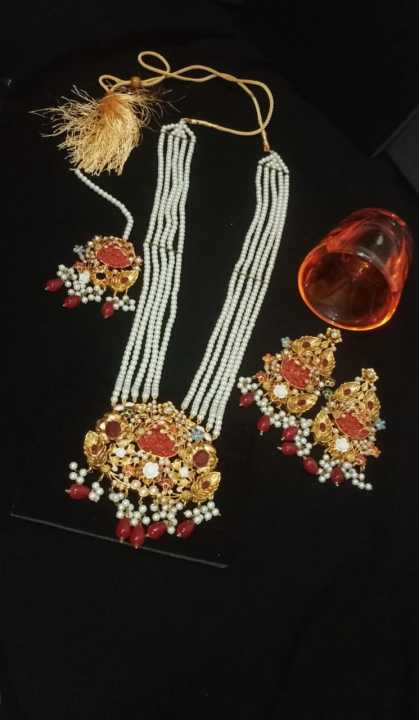 Luxury Bridal Pearl Mala Set with Heavy Stone Earrings & Tikka – Mehndi ...