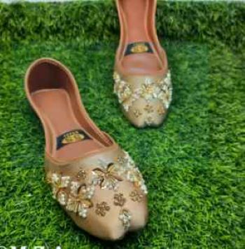 Fancy Golden khussa for Girls | Latest Designs khussa for Girls | Daraz.pk