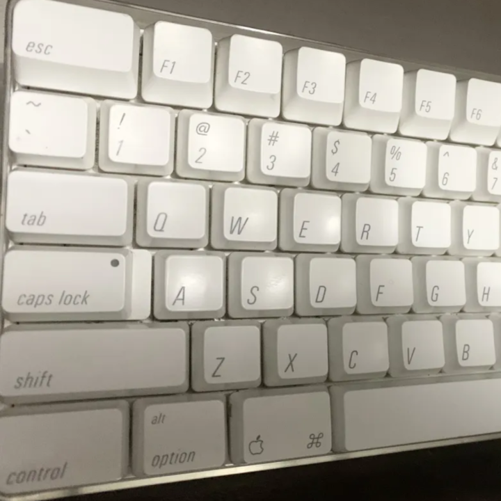 Orignal Apple Keyboard (Slightly Used) Branded Heavy Duty Apple ...