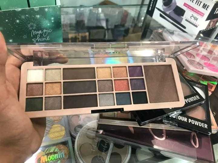 DoDo Girl Glam Eye Makeup Palette – Smooth Blend, Rich Shades & Soft ...