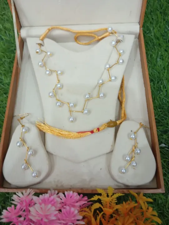 White Stone Pearl Zigzag Ladies Necklace For Women - Simple Choker By ...