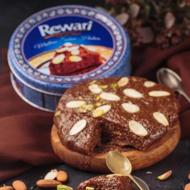 Rewari Akhroti Sohan Halwa | 1 KG Tin Pack | Rewari Sweet Mart ...