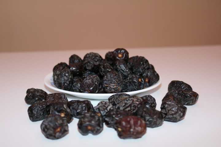 Ajwa Dates (Khajoor) - Premium Quality - Imported from Madina - 250 gm ...