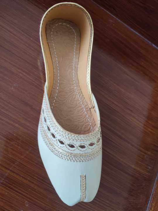 White Khussa for girl/ White golden/ Khussa for Girl/ Khussa for girl ...