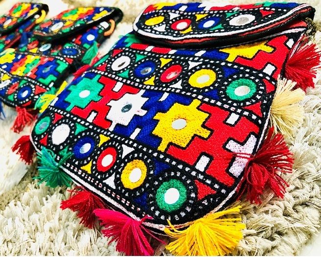 Embroidered bags for girls handmade sindhi embroidered bags Cultural ...