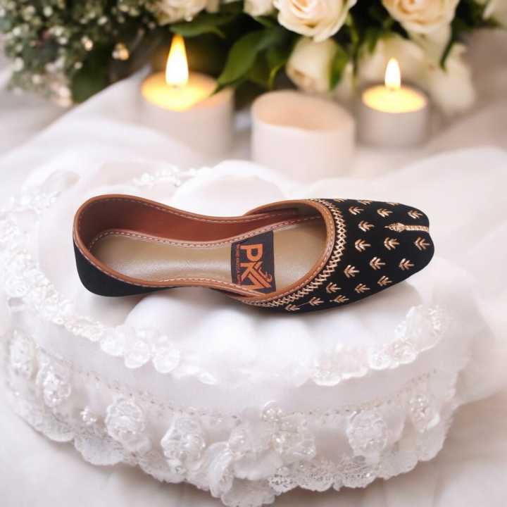 Black Bridal Khussa for Women – Handcrafted Embroidered Wedding Jutti ...