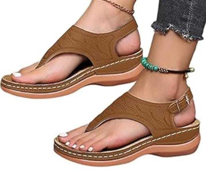 "Little Steps, Big Style: A Look at Girls' Heel Sandals" | Daraz.pk