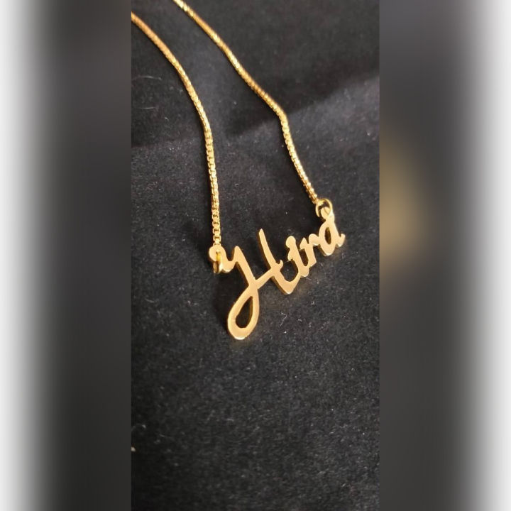Hira name locket store