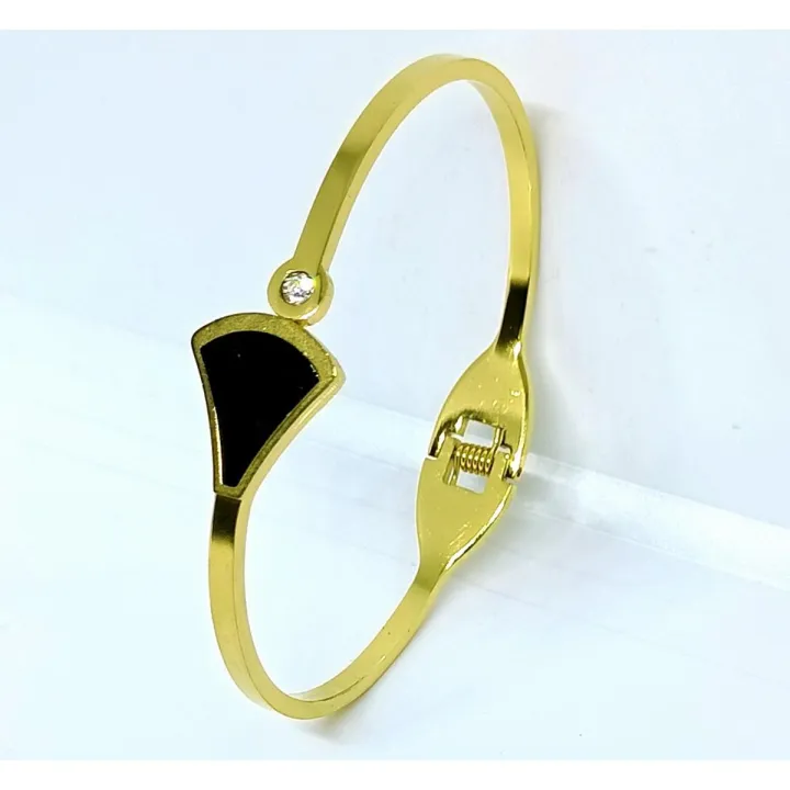 Korean Jewellery Triangle Shape Elegant Golden Color Adjustable Bangle ...