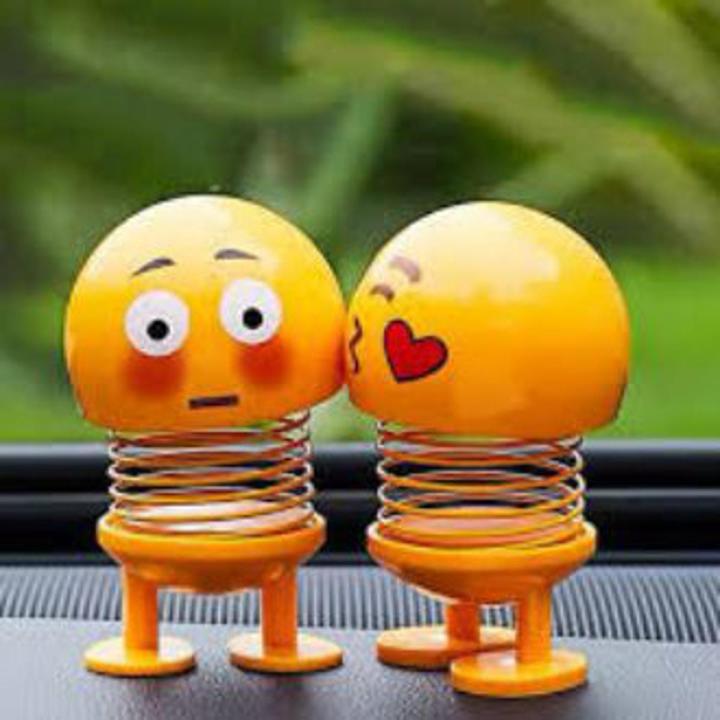 Spring Emoji Car Dashboard Shaking Head Smiley Face Dancing Toys Theme ...