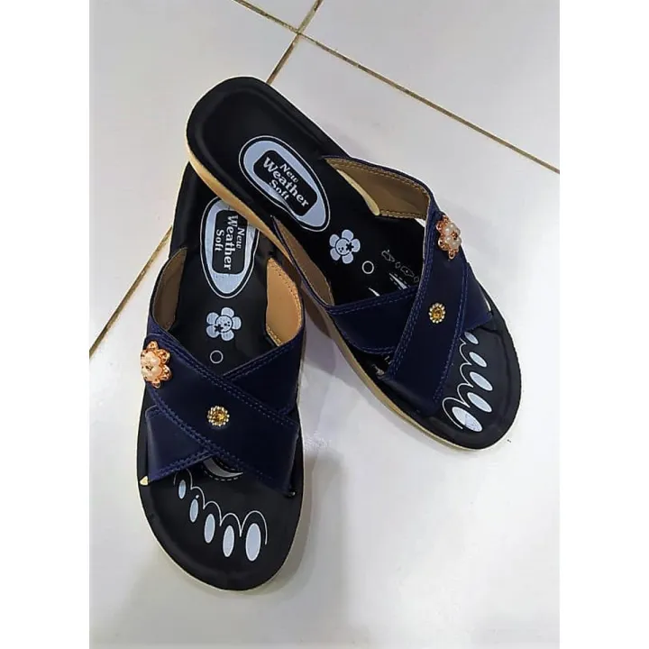 WOMEN'S casual new trending black color house slipper | Daraz.pk