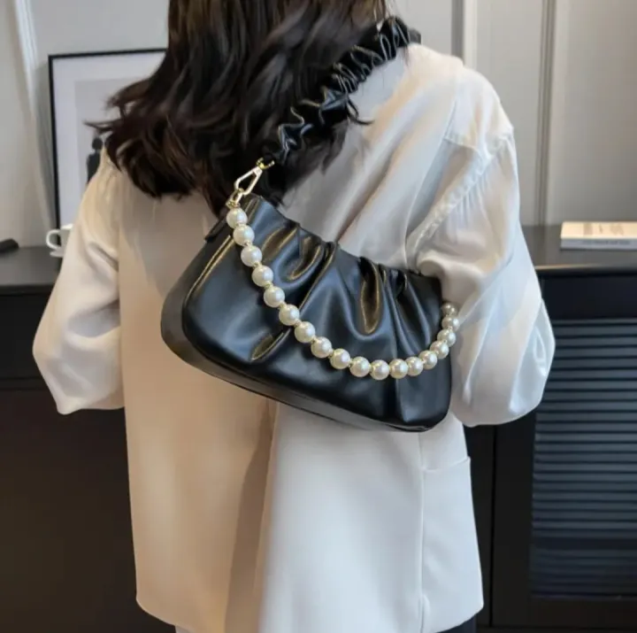 Premium Quality Stylish hand bags for girls with stylish golden chrain ...