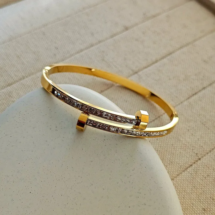 Premium SS Double-Headed Diamond Hand Cuff | Daraz.pk