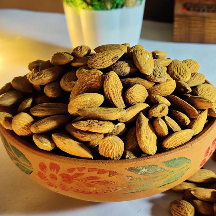 American Almond (kernels): Badam (Large Giri); 1 Kg box | Daraz.pk
