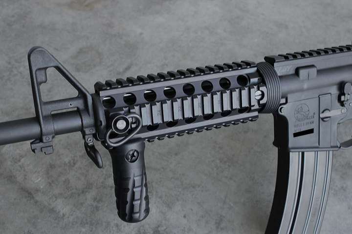QUAD RAIL SYSTEM ALUMINIUM HANDGUARD FOR M4 RIFLE | Daraz.pk