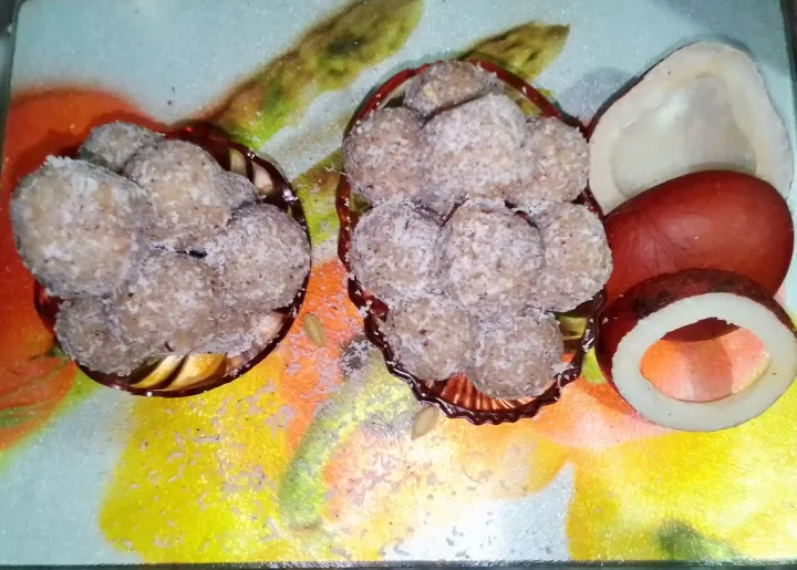 Coconut Balls , Narial ky Ludo, khoppra ki Pinnei, Home Made Natural ...