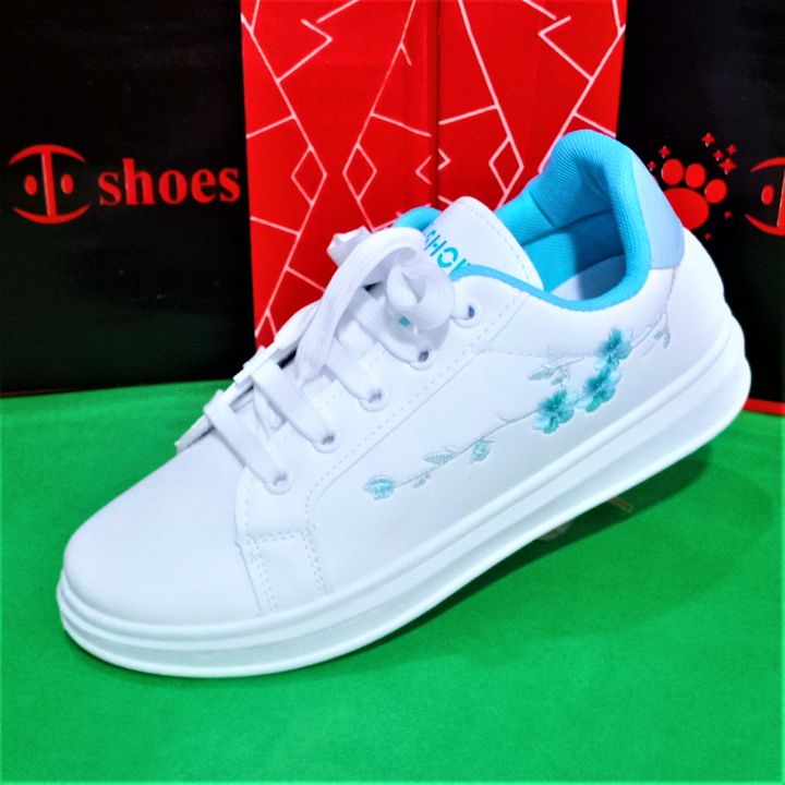 Sneakers for women college shoes sports shoes joggers | Daraz.pk