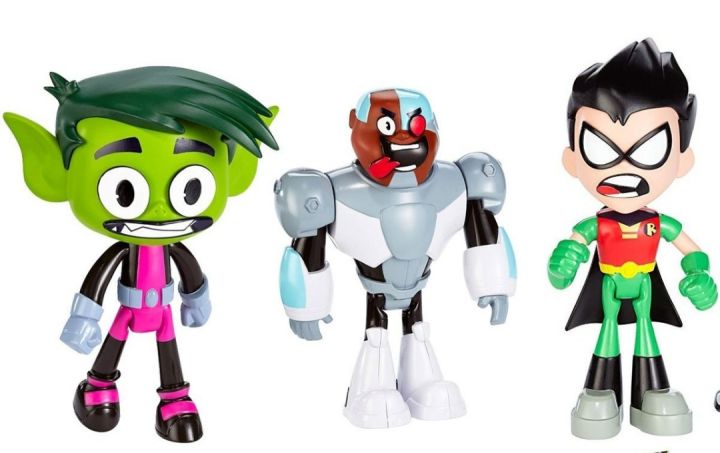 Teen Titans Go Action Figure with weapons | Daraz.pk