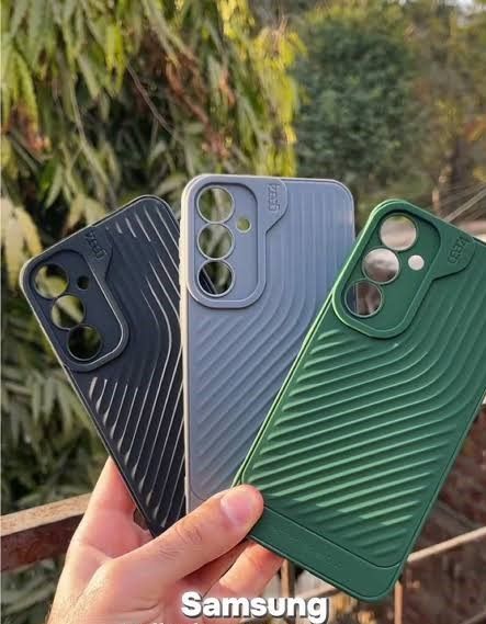 Samsung Galaxy A25 Phone case Gear4 made with flexible D30 material ...
