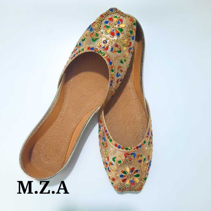 Golden khussa for girls | Khussa for girls new design | khussa for ...