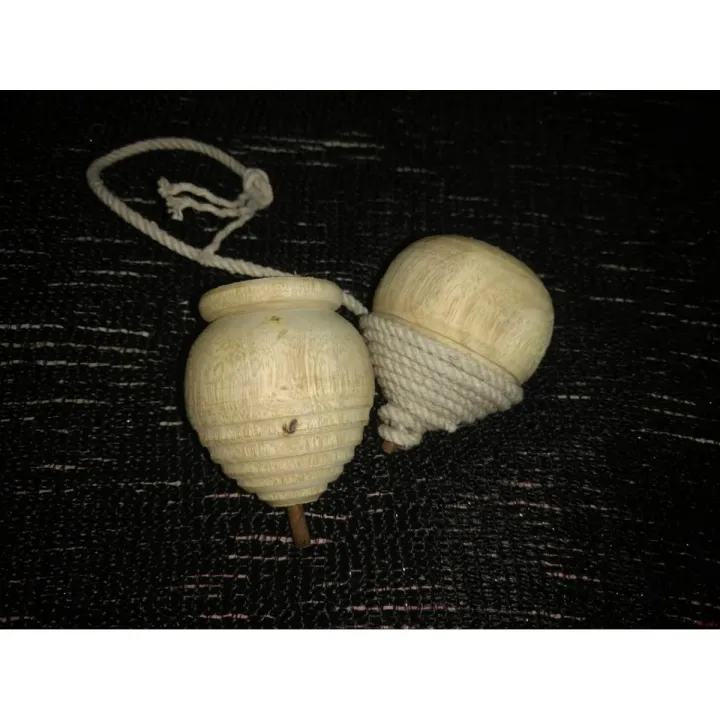 2pcs Wooden Spinner Lattoo With Thread For School/Play School Lattu ...