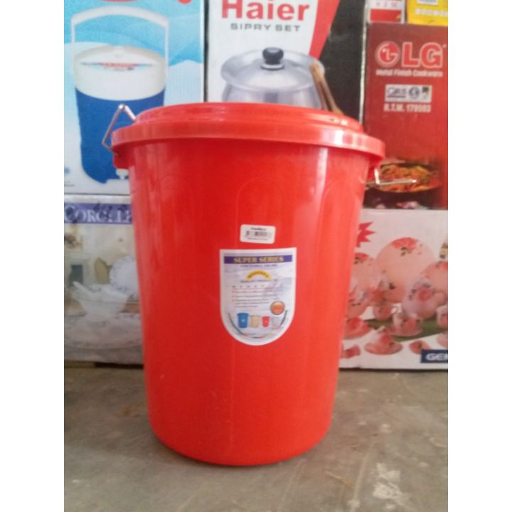 PLASTIC BUCKET 30 LITER WITH LID | Daraz.pk