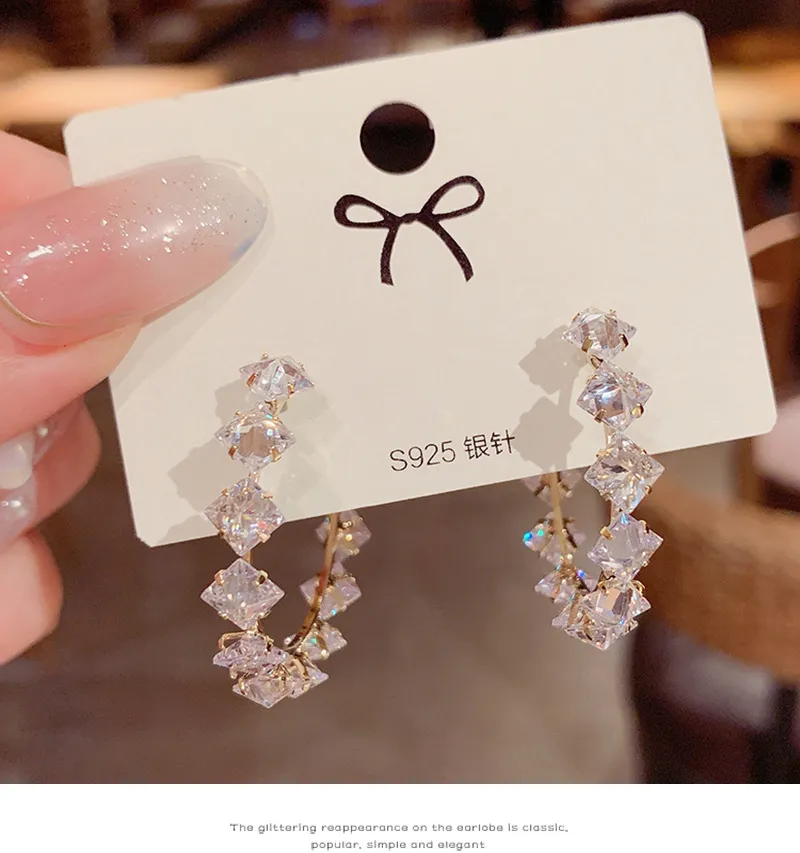 Wholesale earrings and accessories store