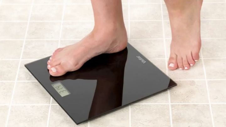 High accuracy digital bathroom scale with glass top, premium quality ...