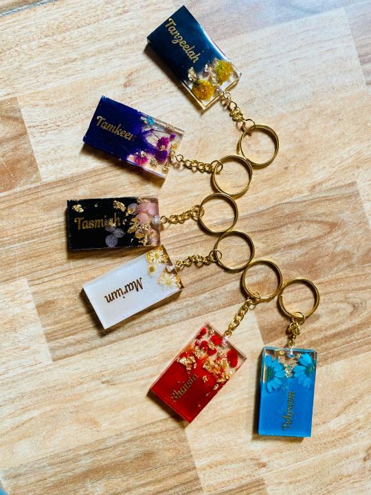 Customize your name keychain resin keychain girls and boys keychain ...