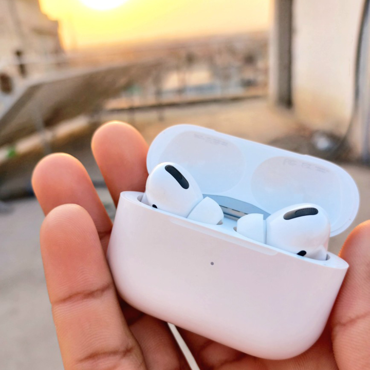 irPods Pro 2nd Gen Wireless Earbuds - MagSafe Charging Case ...