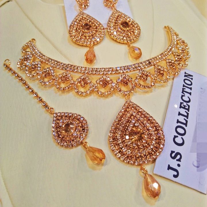 Golden Crestal Jewellery Badam Style Jadao Nagina Jewellery Set Long ...