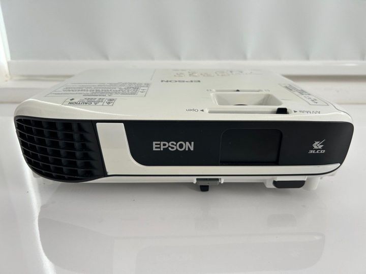 Epson EB-X51 4K Ultra HD Latest Protable Projector | Daraz.pk