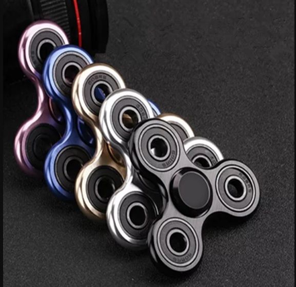 70mm Triangle Finger Aluminum Alloy Metal Spinner | Daraz.pk