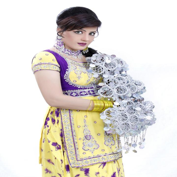 latest style fashionable ladies Punjabi Paranda for girls ( handmade ...