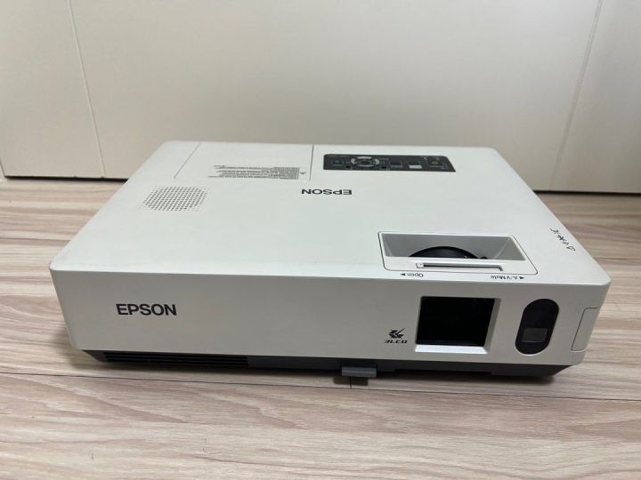 Epson Full HD EMP-1810 Conference Room Projector | Daraz.pk