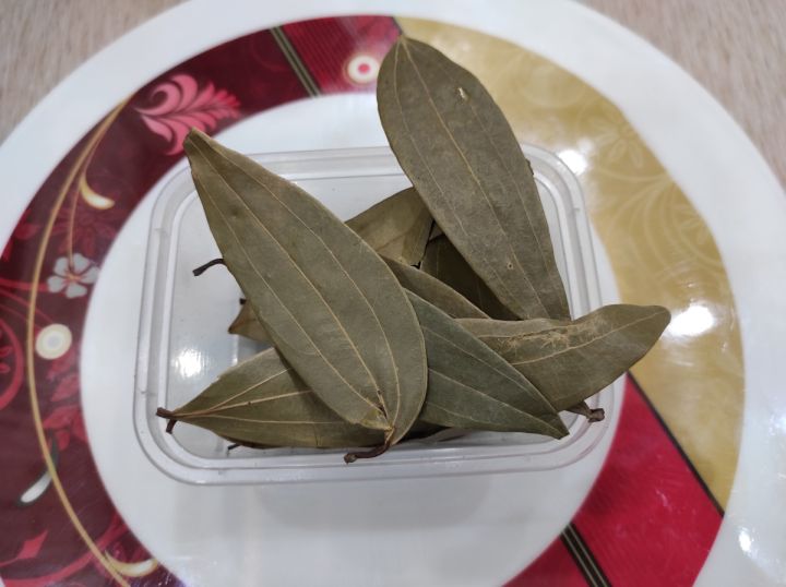 Desi curry patta (kari patta) - 100 gm Box Packing | Daraz.pk